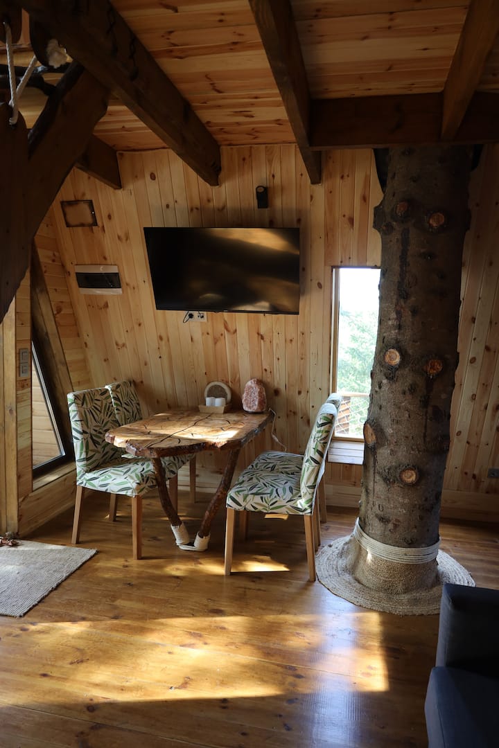 Modern Triangular Treehouse - Siurana