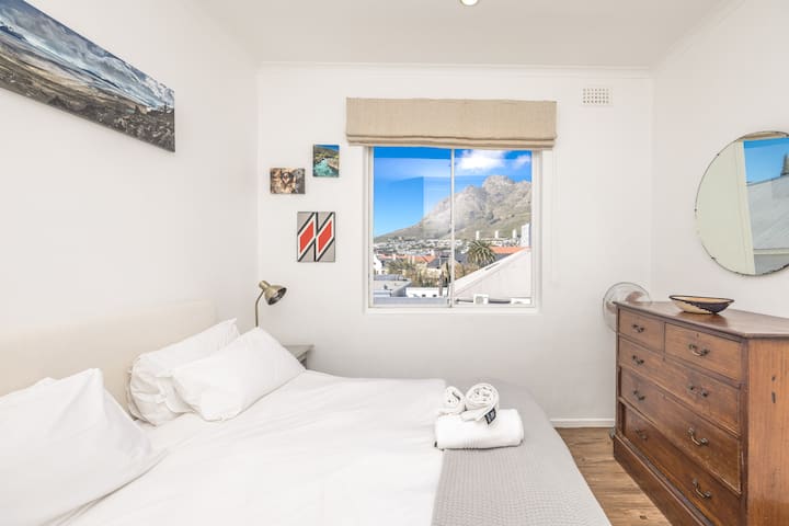 Amazing Mountain Views On Kloof - Cape Town