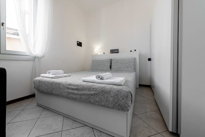 Realkasa Otto Colonne Flat - Bologna
