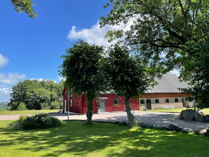 Modern Lägenhet I Stall Med Storslagen Utsikt - Båstad