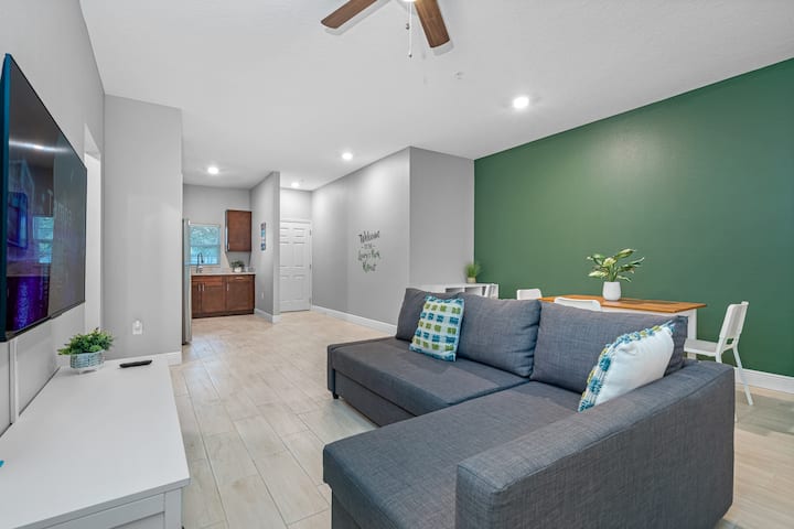 Newly Built Condo: 2bd/2ba Centrally Located | Tpa - Tampa, FL