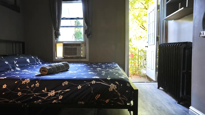 Lovely 3br With Balcony And Bay Windows - Manhattan, NY