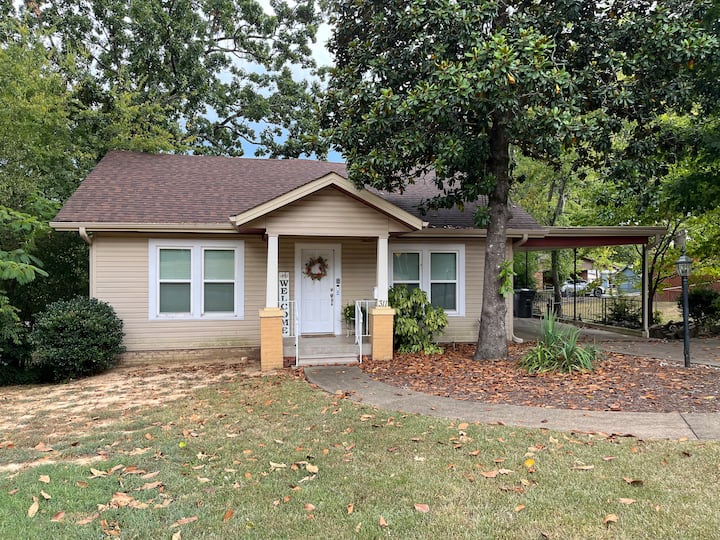 1920’s Cozy Cottage
Come And See The Fall Colors - Hot Springs, AR