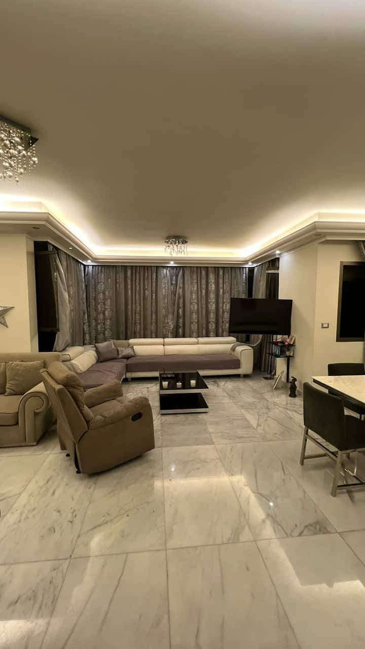 Apparemment For Rent 3 Bedroom The Big One Master - Beirut