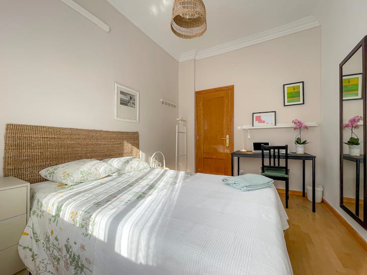 Cosy Room In Patraix, Valencia - Valencia