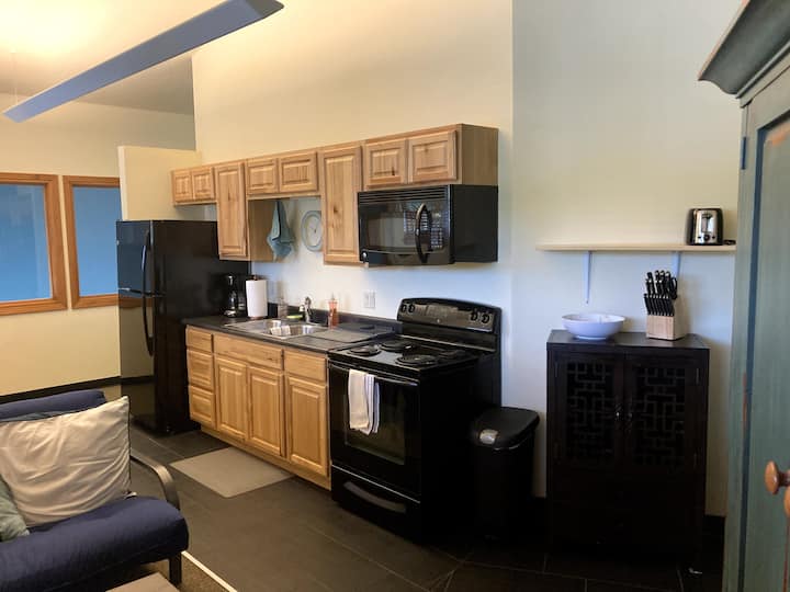 1 /1 Apartment, Walk To Restaurants And Shopping! - Durango, CO