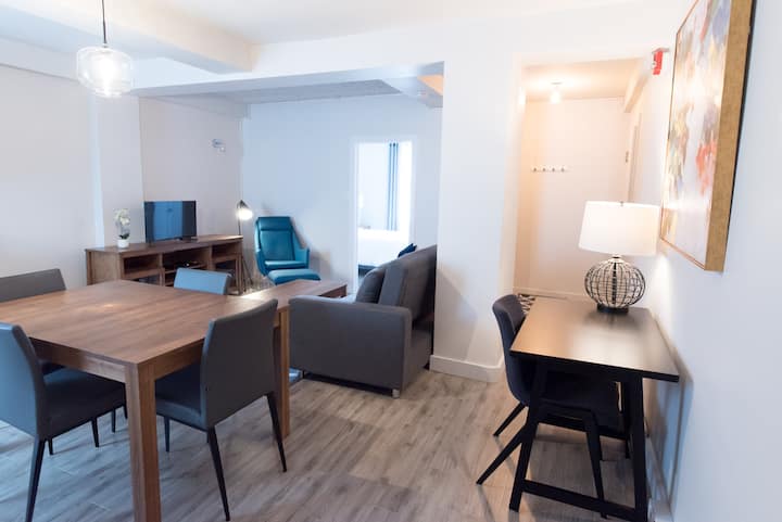 Suite Avec Chambre Fermée + Divan-lit (Central) - Rouyn-Noranda