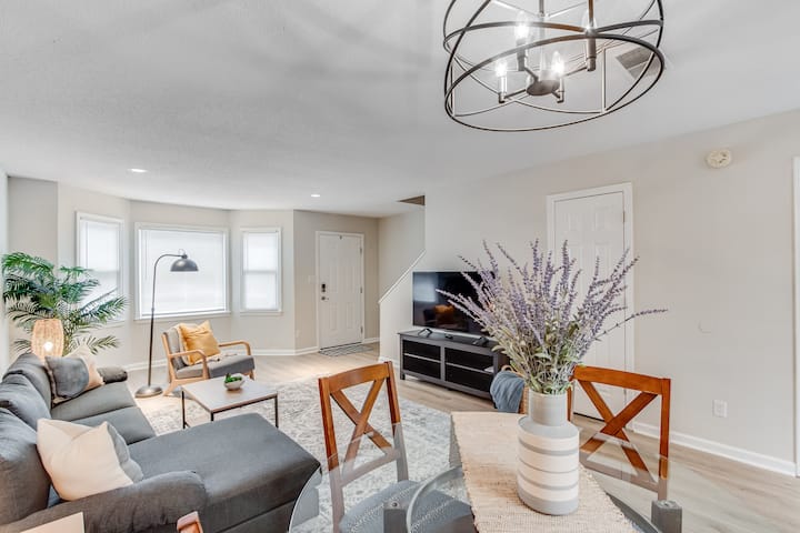 *Go Dawgs! Athens Ga Renovated 2 Bdrm 2.5 Bth - Athens, GA