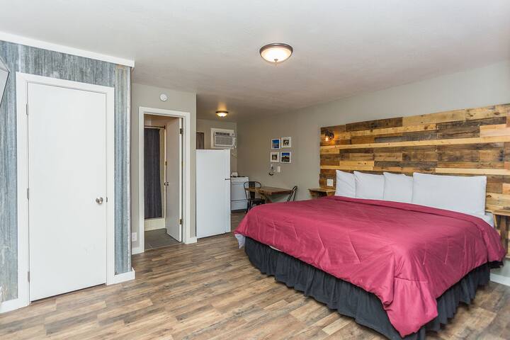 Private,  Peaceful, Forest - King Studio - Prescott, AZ