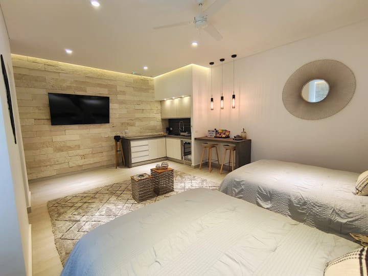 Luxury Studio Queen - Cancun Airport (CUN)