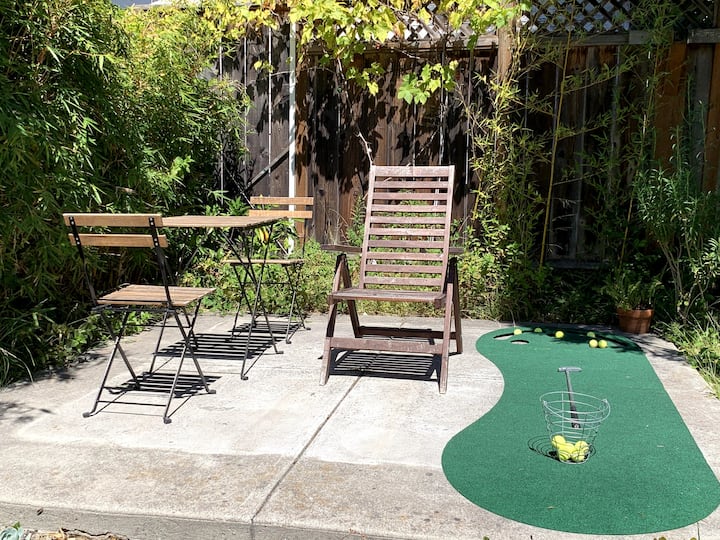 Warm Berkeley Retreat - Berkeley, CA