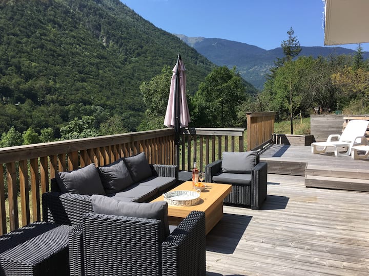 Chalet In Brides-les-bains Sleeps 6 - La Tania