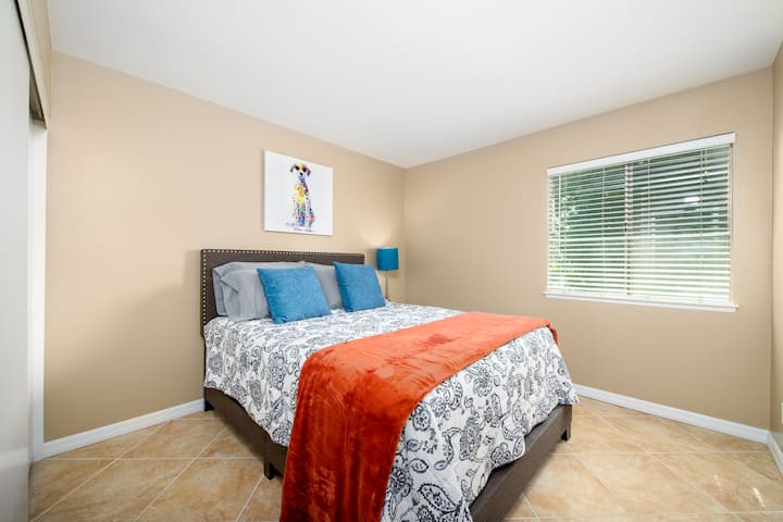 Rustic & Family Entire Place  2 Bedrooms - 2 Baths - Rancho Cucamonga, CA