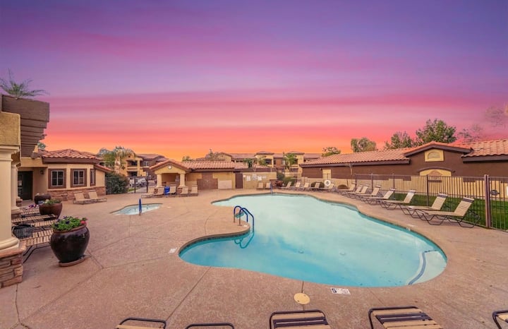 2 Br Condo With Heated Pool/hot Tub/gym - Mesa, AZ