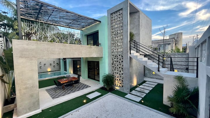Full 2 Story Jade House - Cozumel