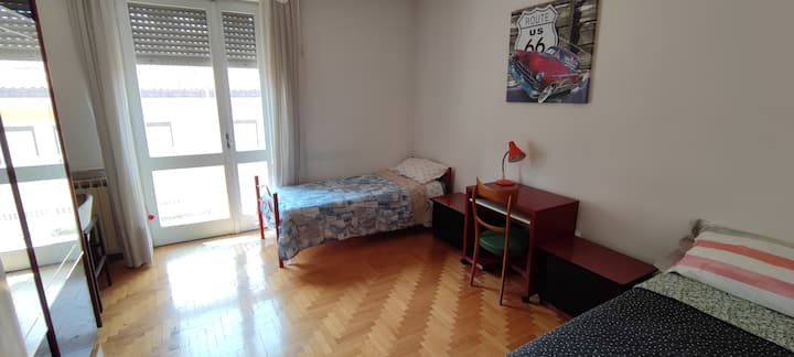 Red Room Udine With Balcony - Udine