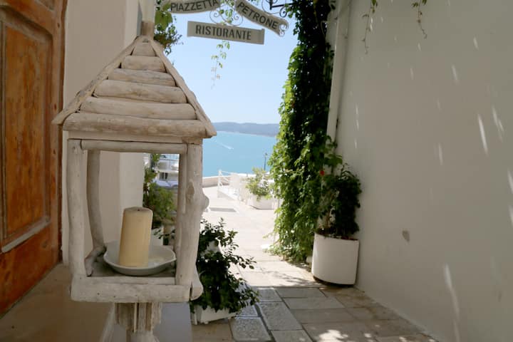 Piazzetta Petrone Apartment + Parking - Vieste