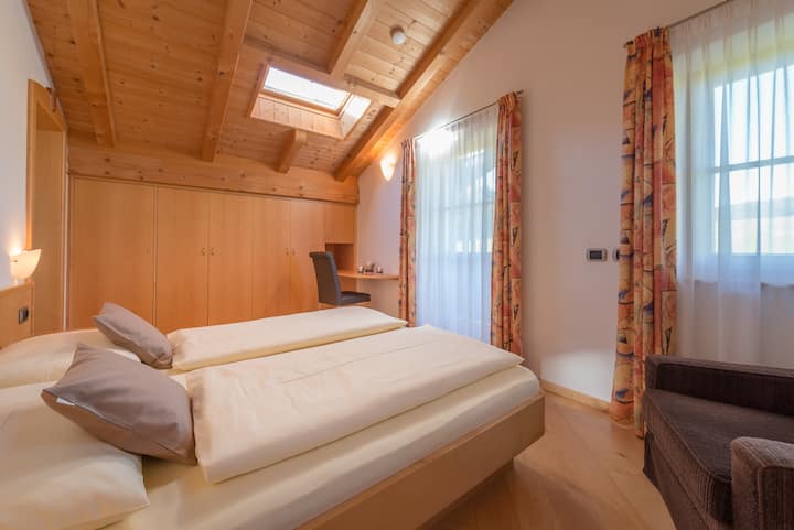 Schönes Und Ruhiges Doppelzimmer Mit Bad - Castelrotto