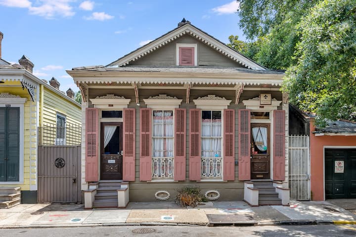 Royal Barracks Guest House - Louisiana
