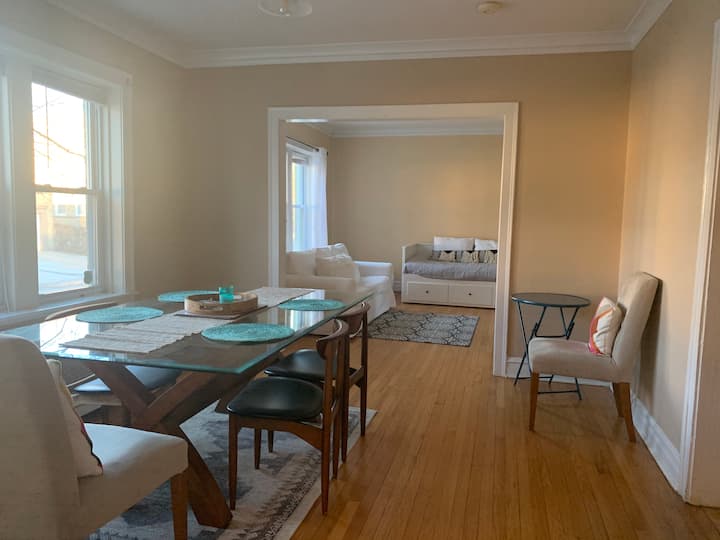 Sunny Large 1 Bedroom /1st Floor In Front Of Park - Chicago
