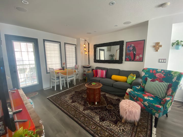 Bright&cheerful 1-bedrm Newly Renovated Townhouse - Ajax
