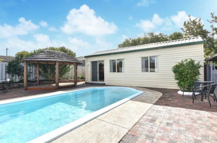 Poolside Guesthouse In Craigie - ジューンダラップ