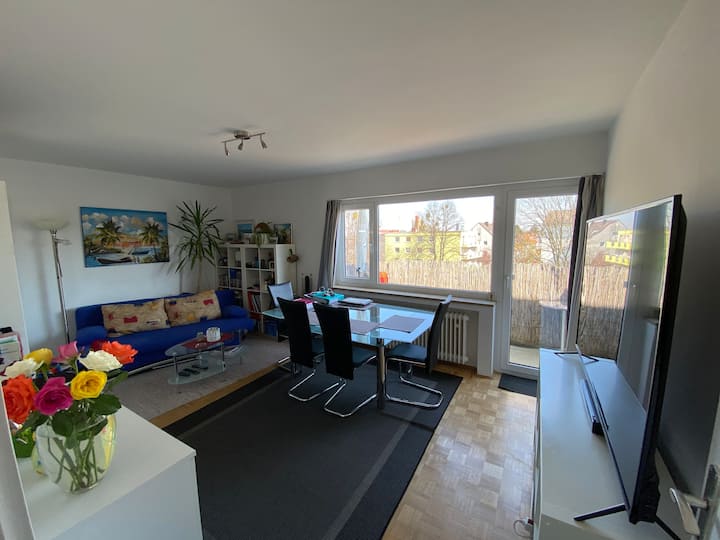 Schöne Dachgeschosswohnung Mit Blick Ins Grüne - Munich