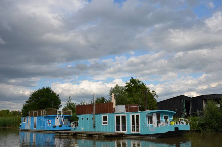 Hausboot Ulla Mit Kamin Bei Ebbe Und Flut - Kollmar