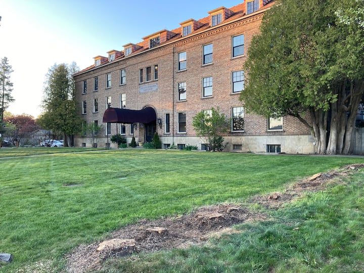 Finch's Nest With The Million Dollar View - 스포캔