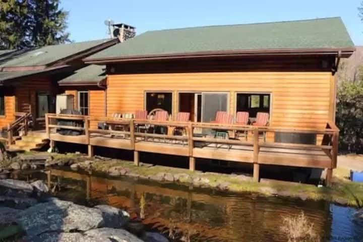 Hunter Mountain Custom Log Home (The Loose Moose) - Hunter Mountain, NY