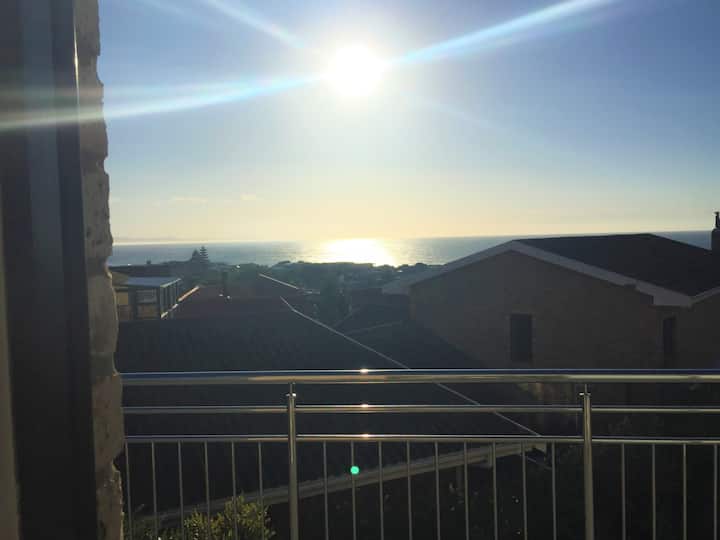 The Lookout Deck (Near Secrets Beach) Apartment - Jeffreys Bay