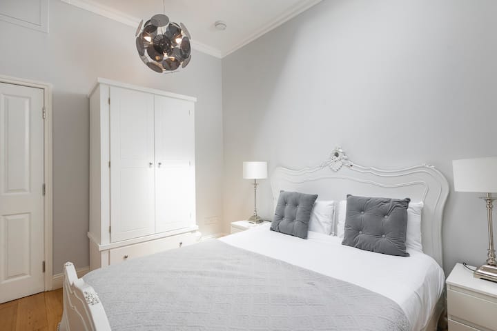 Penthousestays Notting Hill |Spacious 3br King Apt - London