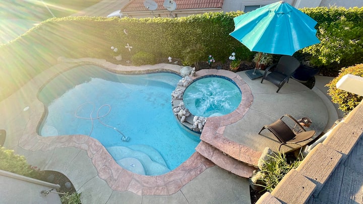 Simi Valley Sanctuary • Pool & Spa • Sleeps 8 - Simi Valley, CA