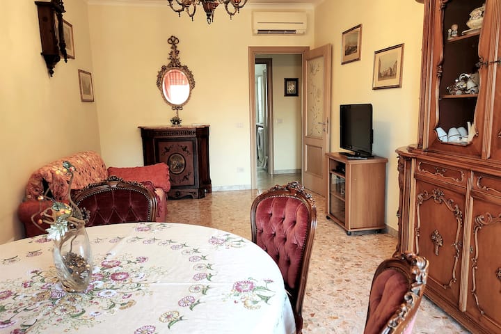 "A Casa Dei Miei" Nel Cuore Di San Lorenzo - Rome