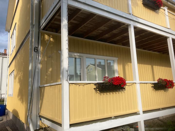 Fristående Lägenhet 50kvm Bottenvåningen Med Altan - Valbo