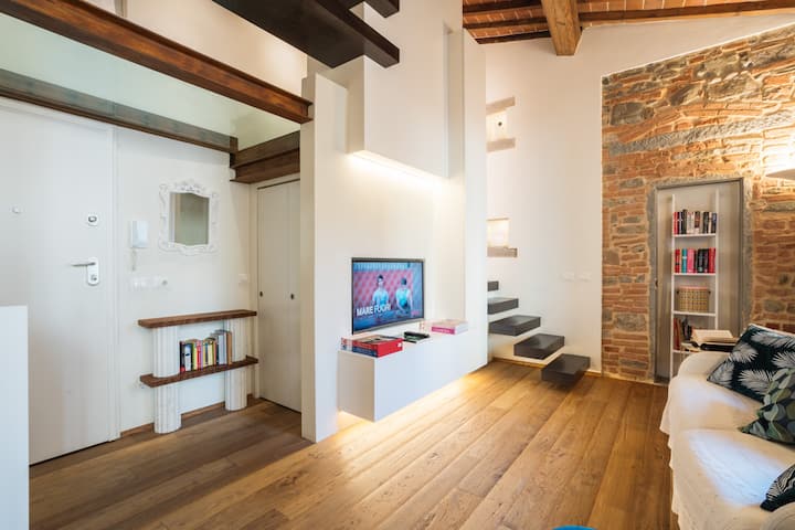 [San Frediano] Historic Center Design A/c+netflix - Florence