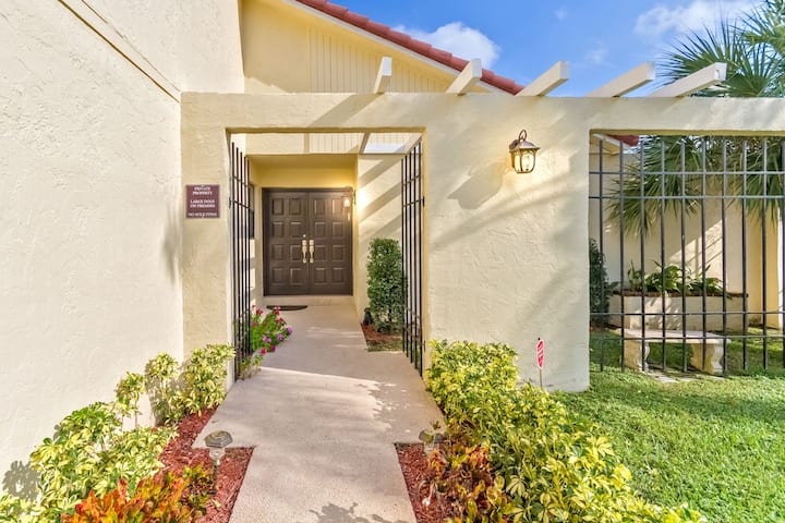 Silver Villa Of Boca Raton - Boca Ratón, FL