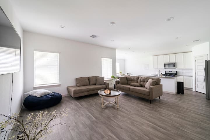 Dweller’s Dream House - Richmond, TX