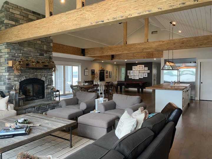 Rideau Lake Cottage With Hot Tub & Sunsets - Smiths Falls