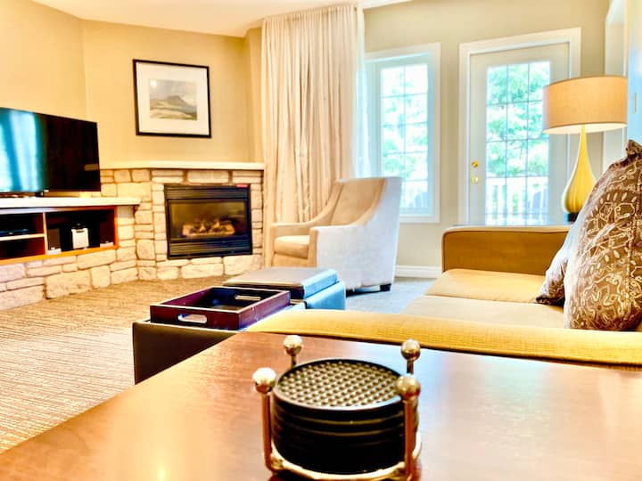 Cozy 1-bedroom Romantic Retreat With Full Kitchen - Horseshoe Valley
