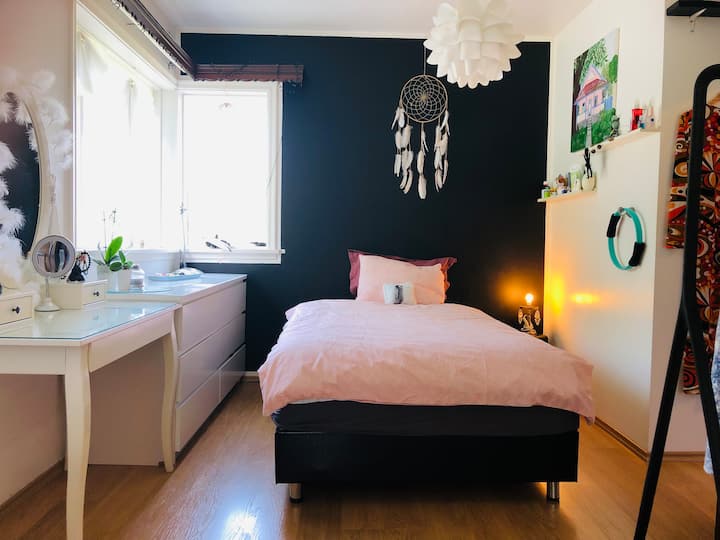 My Humble, Cozy And Simple House 🏡 - Reykjavik