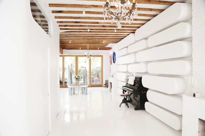 One Bedroom Duplex To Share/natural Swimming-pool. - New York City