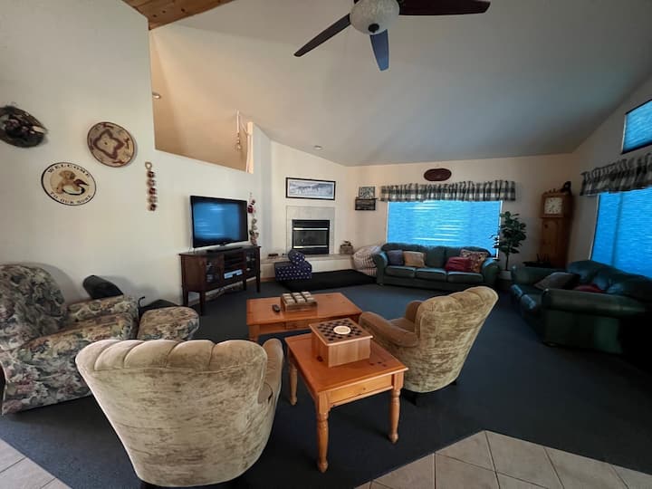 East Beach Lake Home- Family Friendly Getaway - レイク・ナシミエント, CA