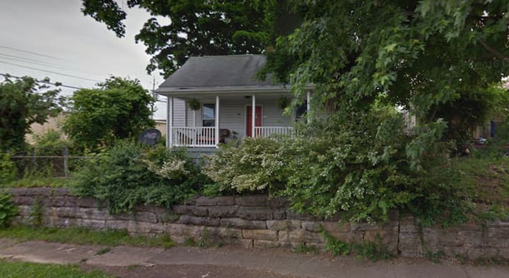 Nice Three Bedroom Home. Office Available - Johnson City, TN