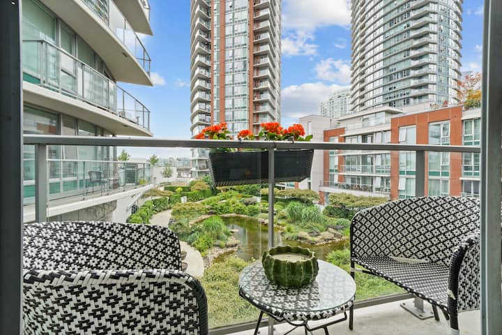 The Pond - The Full Package - Vancouver