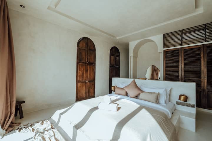 Artfully Designed Villa | Chic Space @Casa Viamo - Villas for Rent in ...