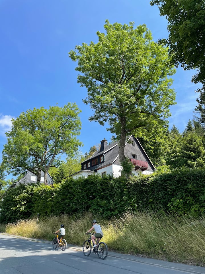 Spacious, Vintage Holiday Home With A View. - Medebach