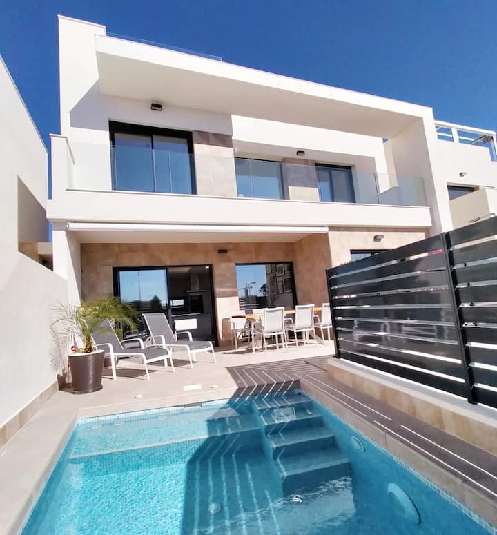 Exclusive Modern Villa With Private Pool & Parking - Almoradí