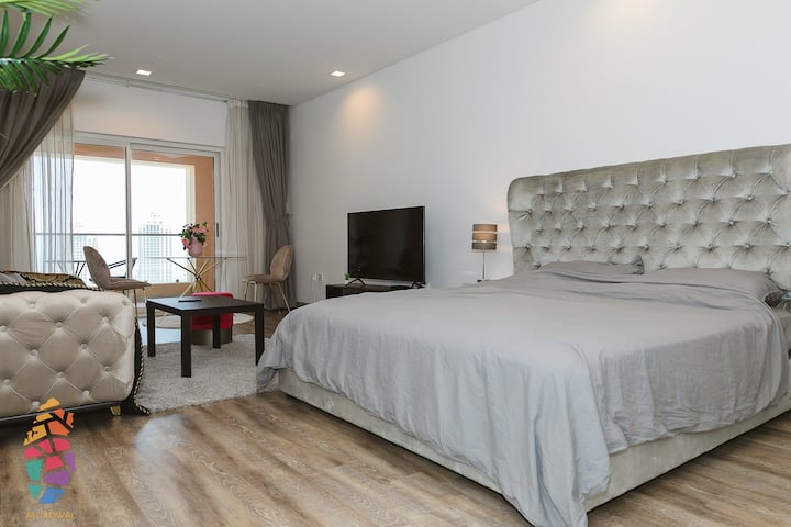 Pearl Marina Studio Apartment - Doha