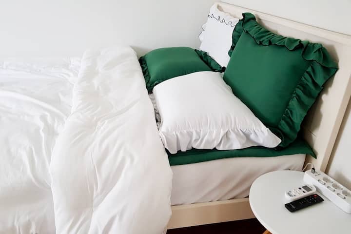 Enjoy Busan & Gwangalli Beach With A Local Host - Busan